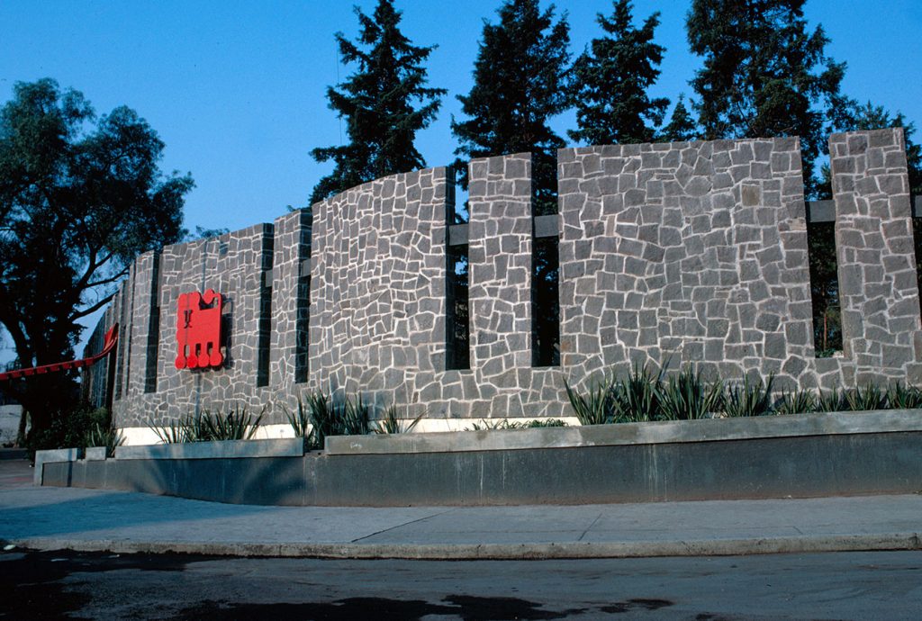 Red Lion Nightclub Logo & Signs - Lance Wyman